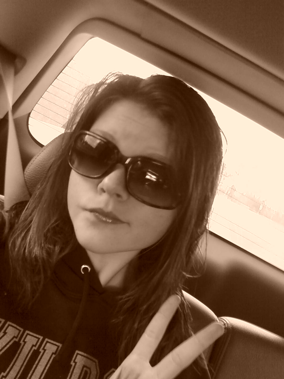 My name is Kayla Lynn, i may be young but i love taking photos. My main ...